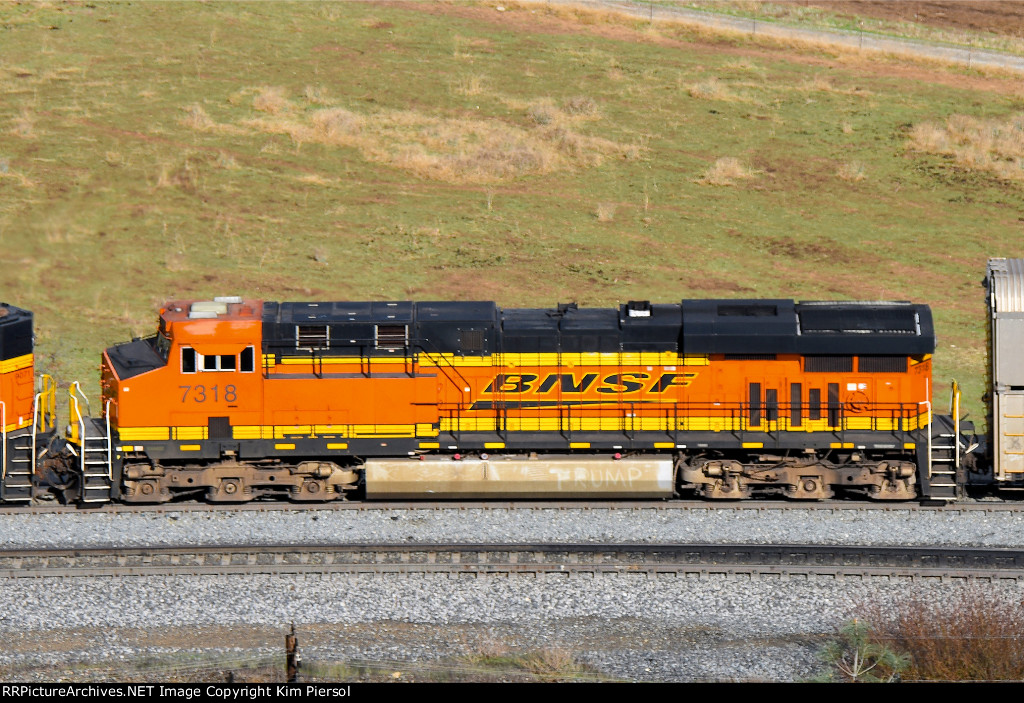 BNSF 7318